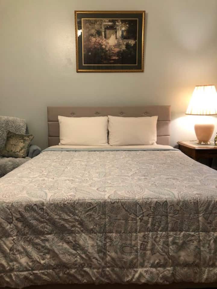 Corsicana Private Room, Shared Bath - Corsicana, TX
