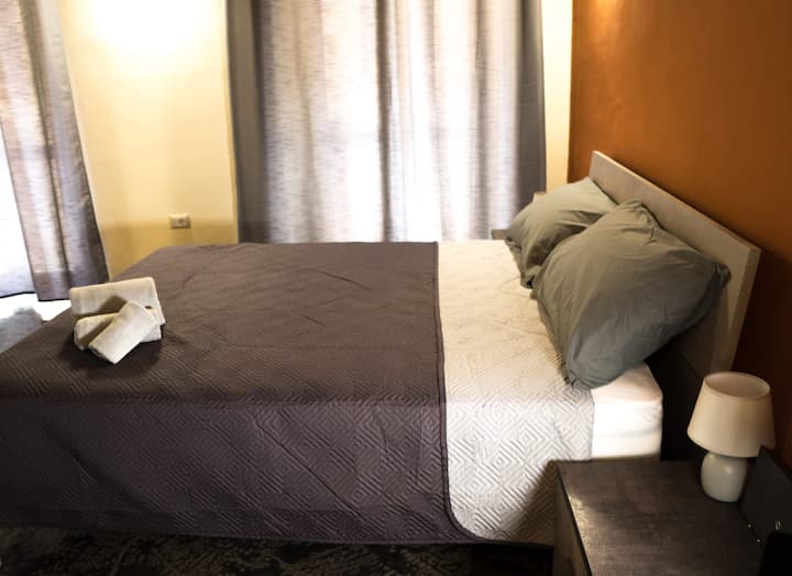 Via Cavour19        Camera Ovest - Iglesias