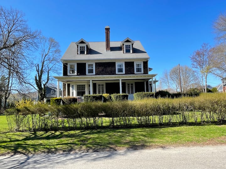 Gorgeous Nineteeth Century Home - Barrington, RI