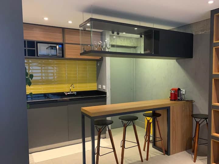 Flat Aconchegante E Bem Localizado. - Curitiba