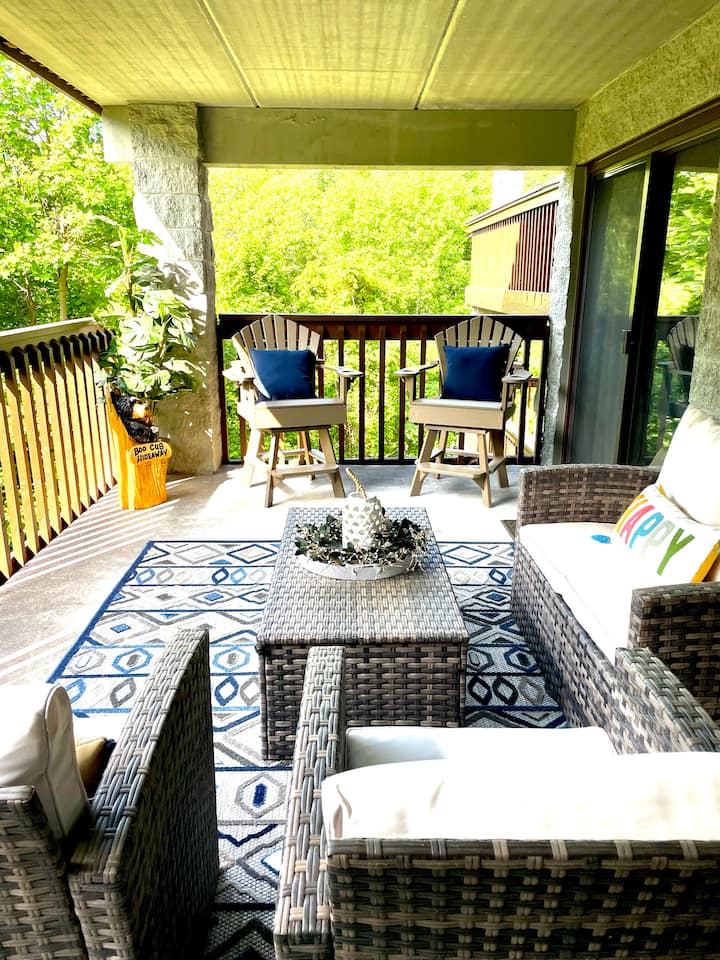 Bears And Bliss! @ Boocub - Gatlinburg, TN