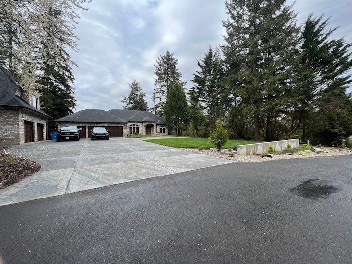 Peaceful And Very Private Large 3 Bedroom Home - Paradise Point State Park, Ridgefield