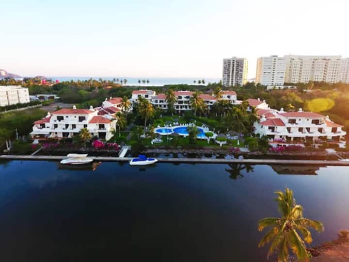 Lujosa Villa En La Marina De Ixtapa - Ixtapa Zihuatanejo