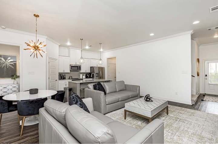 @Lsu-2 Homes-6 Bdrm Mid/longterm - Baton Rouge, LA