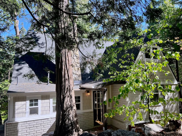 Chic Renovated Cabin W/lake Access! Steps To Lake! - Lake Arrowhead, Cedar Glen