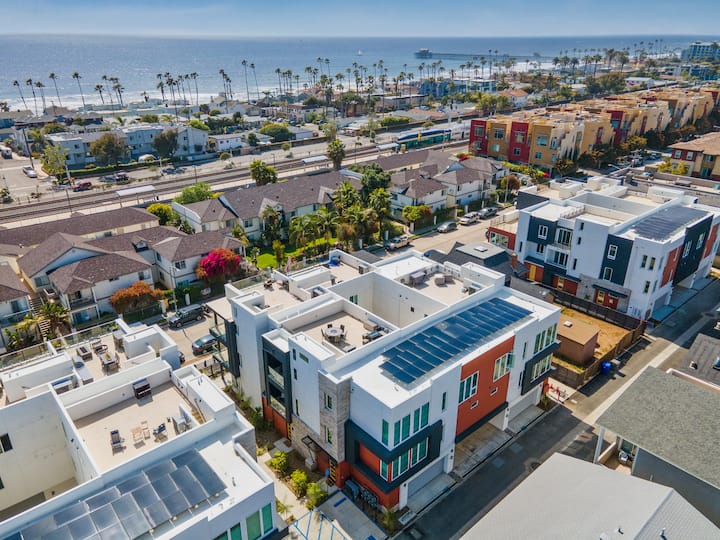 Luxury Family Vacation Home W/ Rooftop Ocean View! - Oceanside, Californie