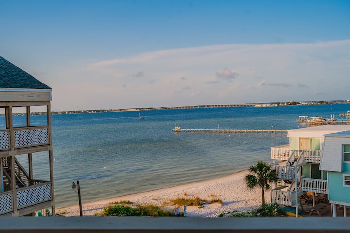 Pensacola Beach Condo W/ Great Views (F12) - Pensacola Beach, FL