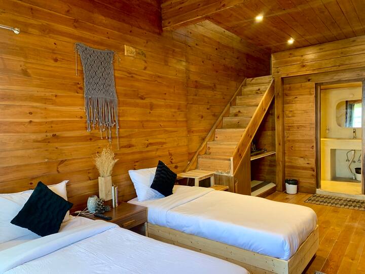 Firdaus-family Suite With Balcony And Sunrise View - Kufri