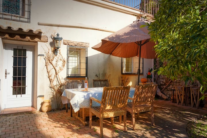 Unexpected Paradise In The Middle Of The Old Town - Antibes