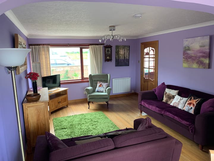 Comfortable 3 Bedroom Family Home With Parking - Castle Douglas