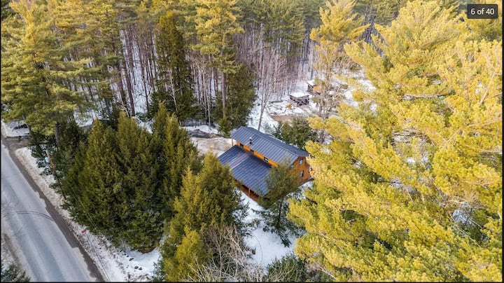 Custom Built Log House - Lake Sunapee, NH