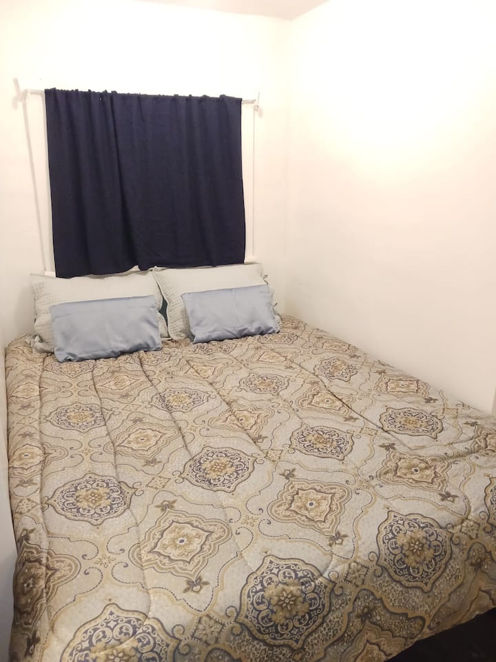 Cozy Private Getaway Loft - Flint, MI