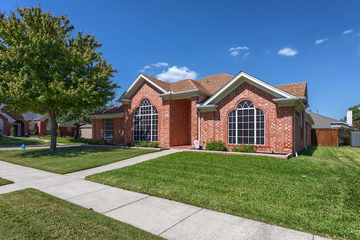 Frisco 3/2.5 Single Story. Home Away From Home. - Frisco, TX