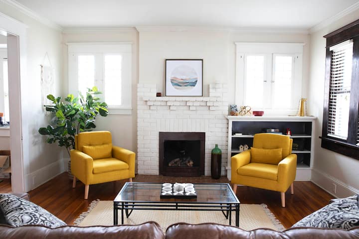 Cheerful Historic 2-bed Bungalow Near Downtown - Spartanburg, SC