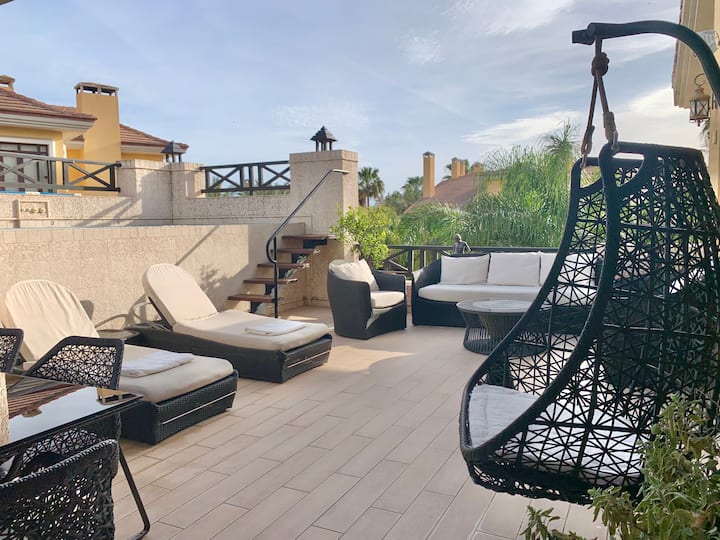 A Charming Room With Beautiful En-suite Bathroom. - Puerto Banús