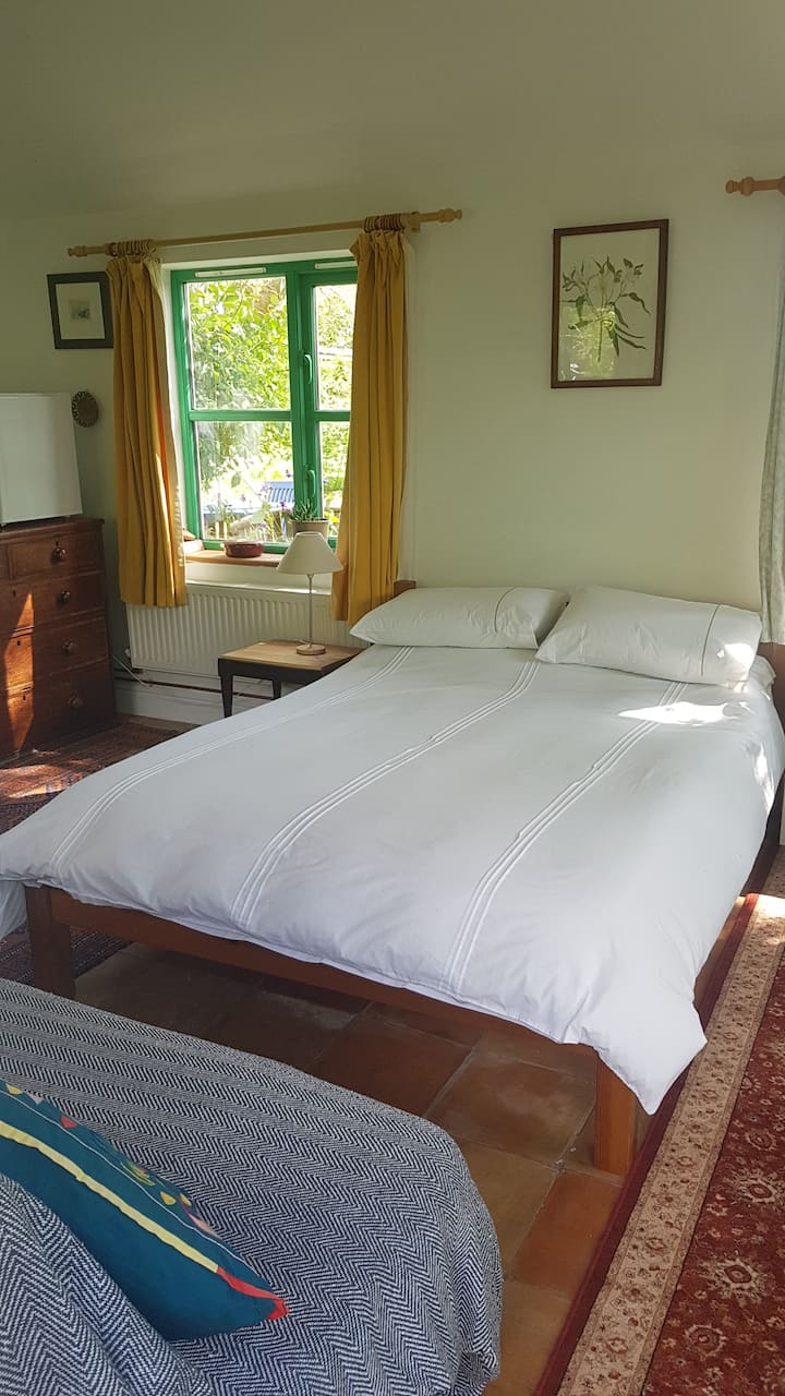 Tranquil One-bedroom Ensuite With Free Parking - Sheringham