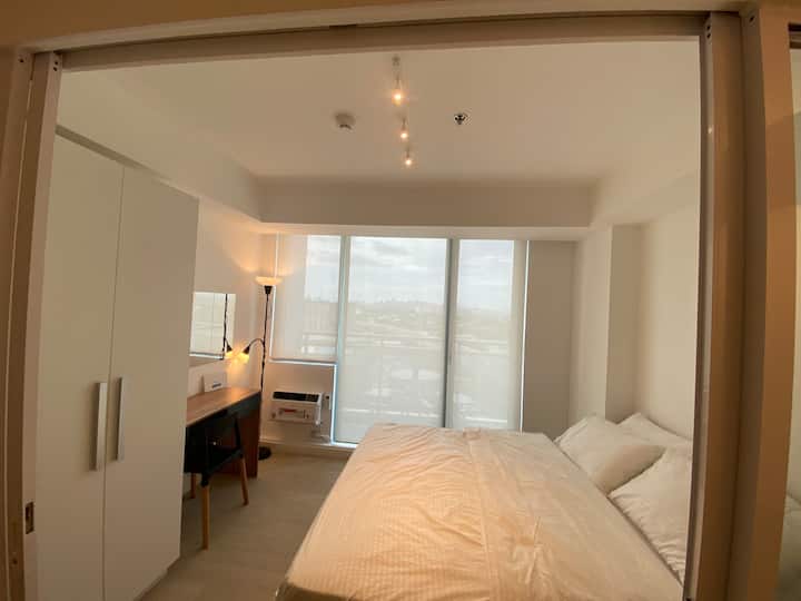 1 Bedroom - Azure Urban Resort Bahamas (City View) - Pasay