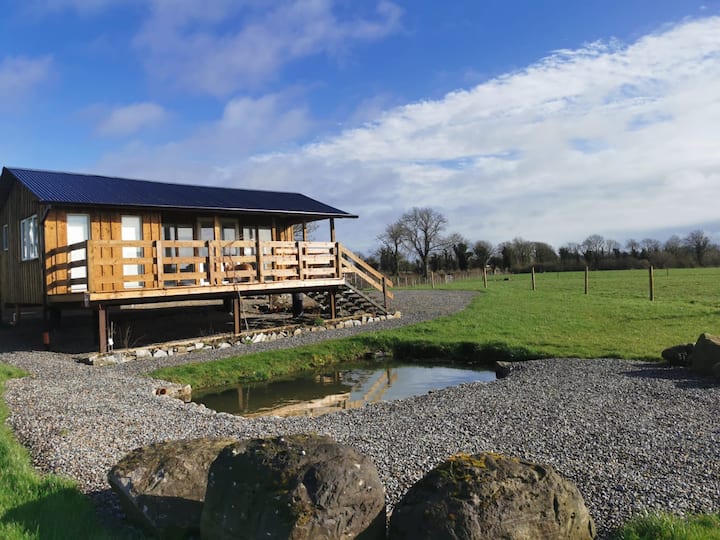Log Cabin - Longford