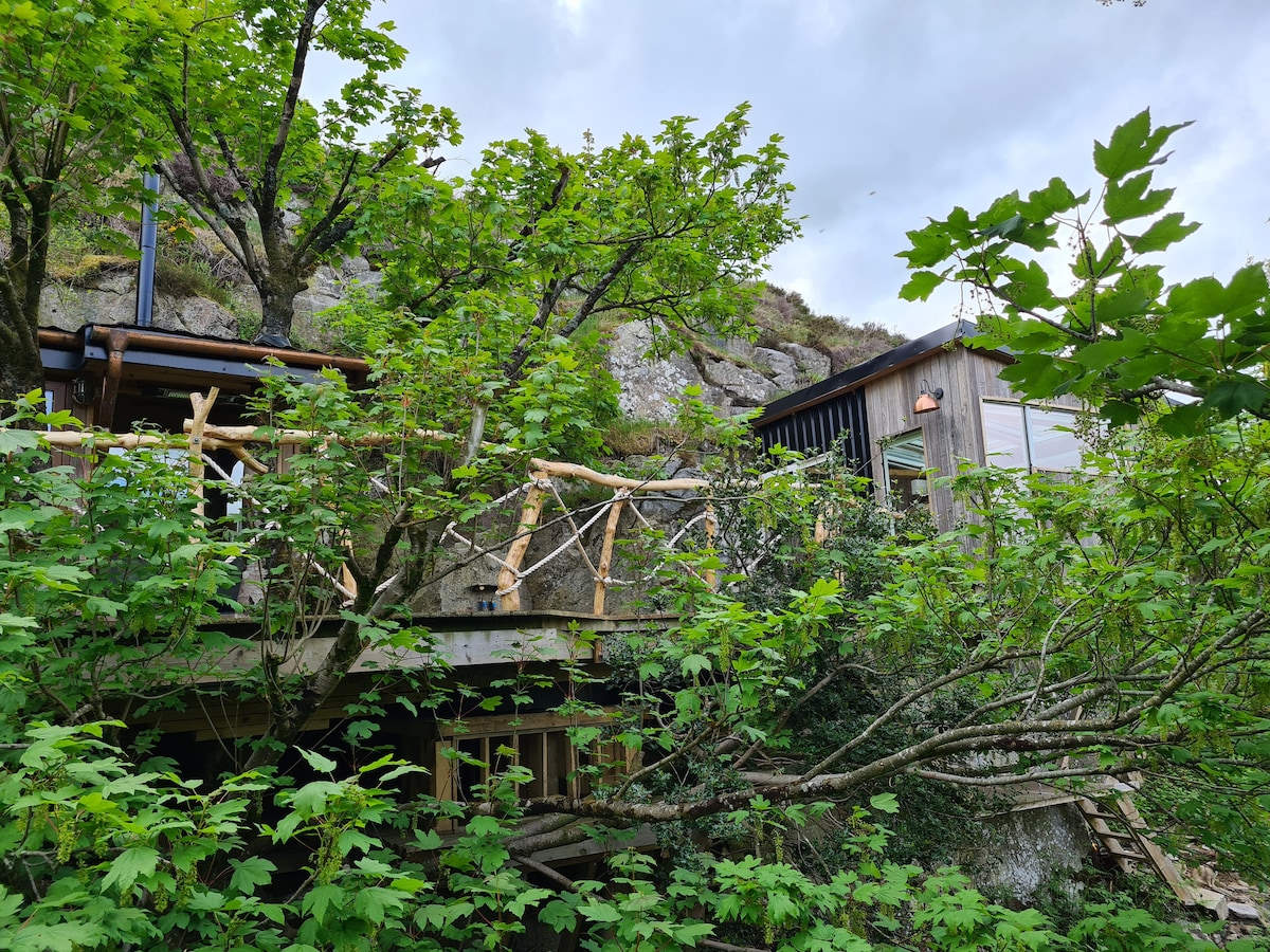 Balance Treehouse - Luxury high in the tree tops - Treehouses for Rent ...