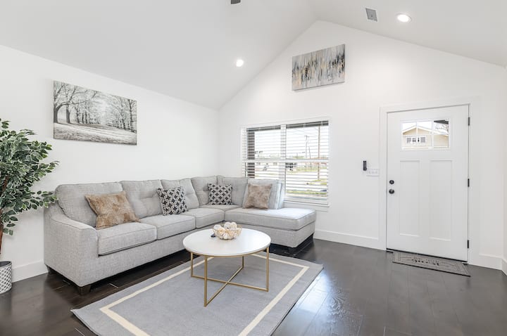 Brand New Fully Updated Home Downtown - Osage Casino - Tulsa
