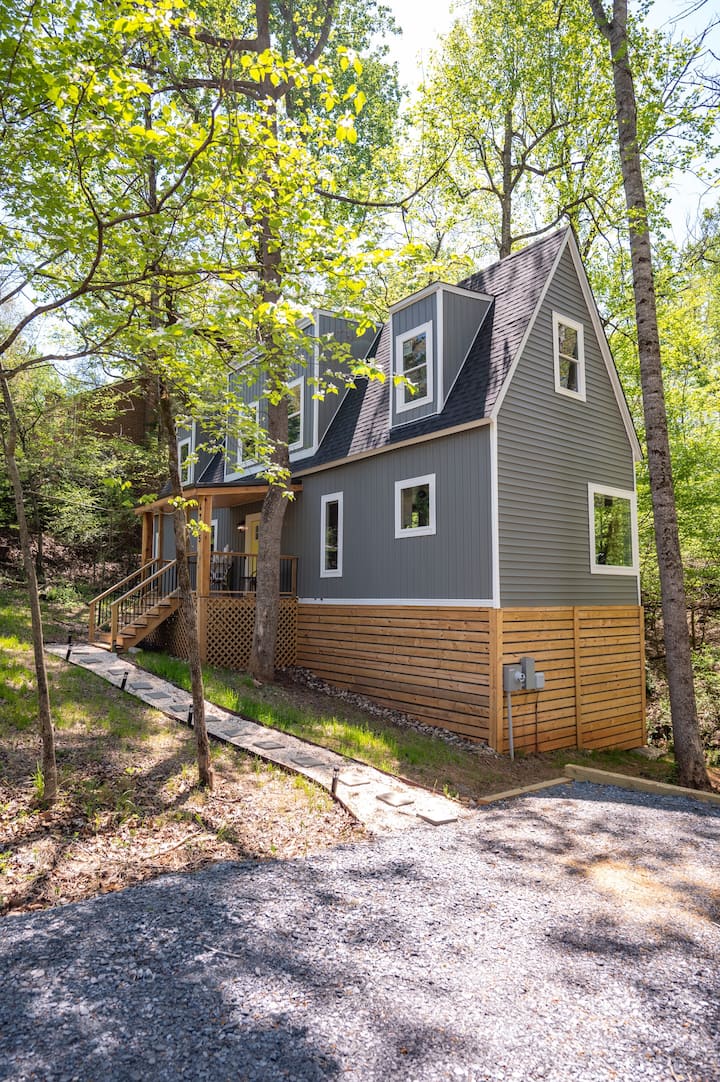 Brand New 3bd Home With Outdoor Sanctuary - Big Island, VA