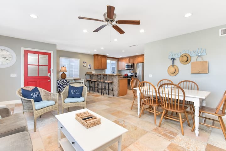 4 Bedroom Home Steps From The Sand W/ Balcony&bbq - Newport Beach, CA