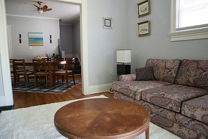 Eclectic 3 Bedroom Close To Downtown - University of Dayton, Dayton