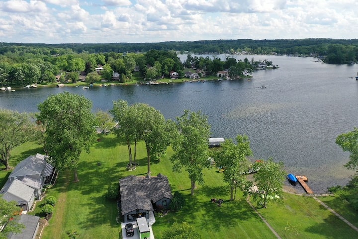 3 Bed Home On Private Lake, Game Garage & Hot Tub! - Seven Lakes State Park, Holly