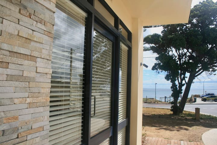 Blue Bay Pines - Perth, Australia