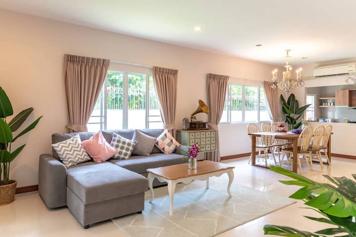 Bangkok Center 4 Bedrooms Townhouse @Bts Nana - Bangkok