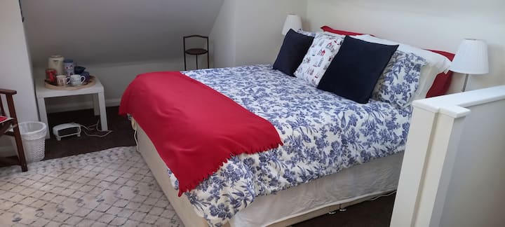 Welcome To The Mulberry Suite -- 1 Of 3 Available - Southend-on-Sea