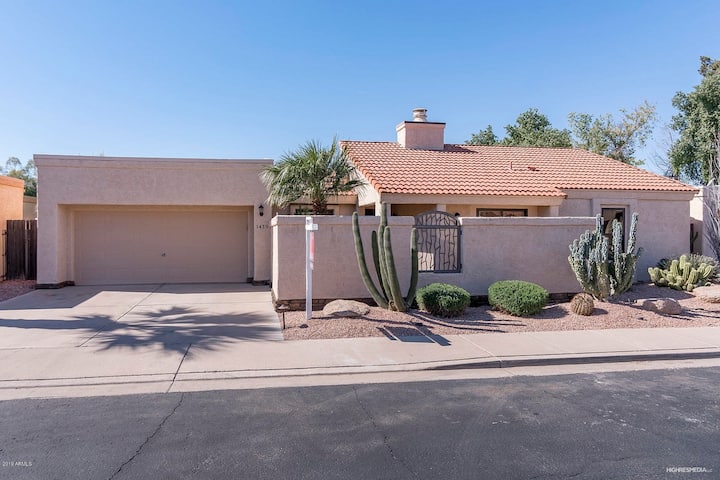 Luxury Updated 3-bedroom Home With Pool - Chandler