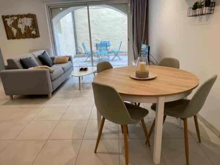 Appartement Climatisé Avec Cour En Centre Ville - Carpentras