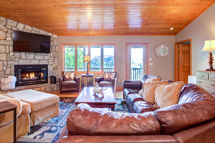 Triple Peak View, 1.4mi To Downtown Be, Hot Tub - Banner Elk, NC