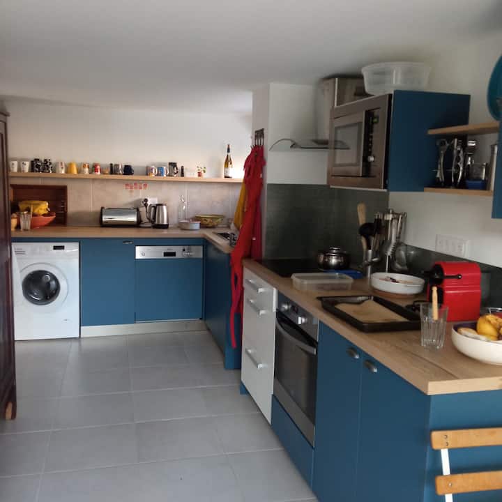 Agréable Chambre 16m2 Avec Douche Et Balcon Privés - Bron
