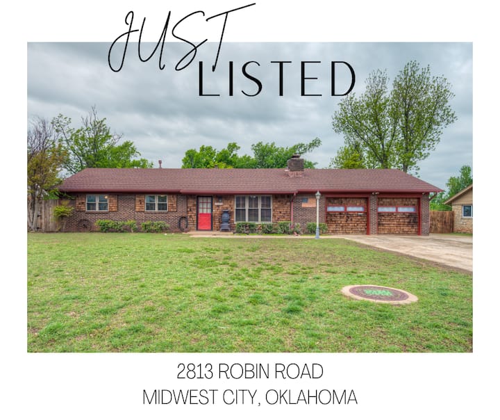 Antique Retreat Hot Tub - Midwest City, OK