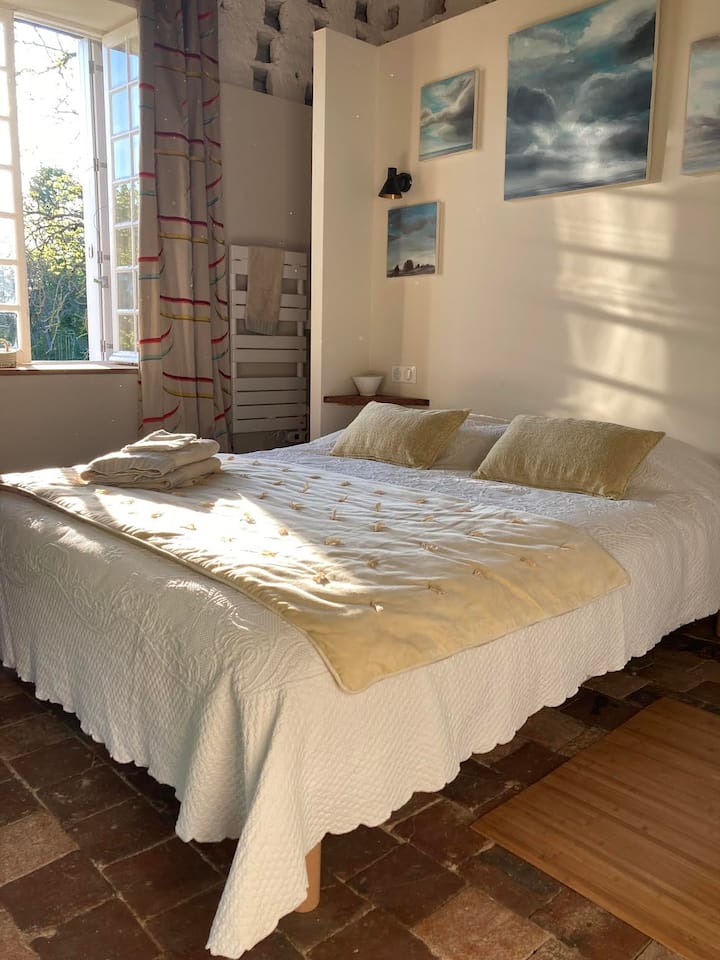 Chambre Atypique Dans Un Pigeonnier Bourguignon - Clamecy