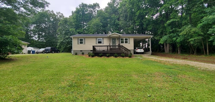 Renovated 3-bedroom Home On Quiet Street - Chapel Hill, NC