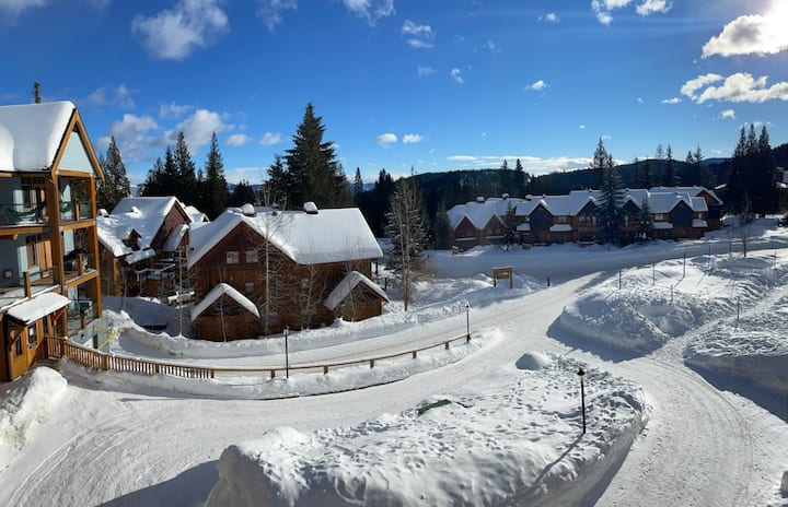 4 Season, Slopeside Condo, Red Mountain - Rossland