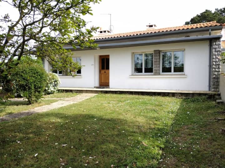 Spacious 3 Bedroomed House With Large Garden. - Challans