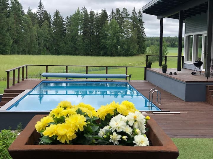 Cheerful 2-bedroom Villa With Large Pool And Sauna - Siuntio