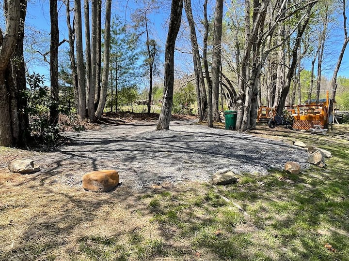 Lake Front Campsites With Free Parking - Hiawassee, GA