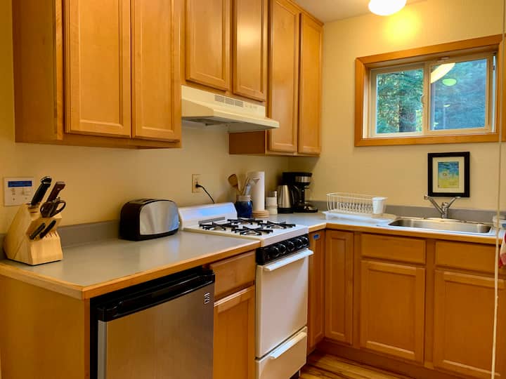 Peaceful Studio Apt In The Redwoods - Arcata, CA