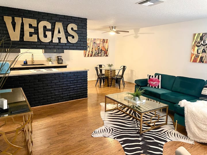 Vegas Baby Townhome ✨ - The Aquarium at Silverton Casino