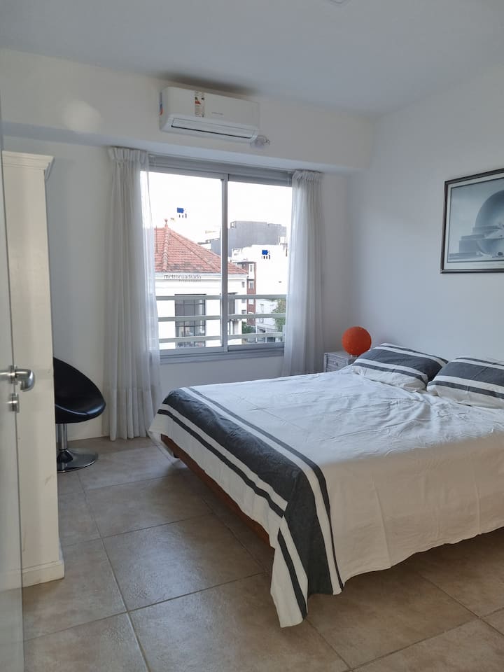 Hermoso Departamento Al Frente C/ Balcón Y Piscina - Buenos Aires