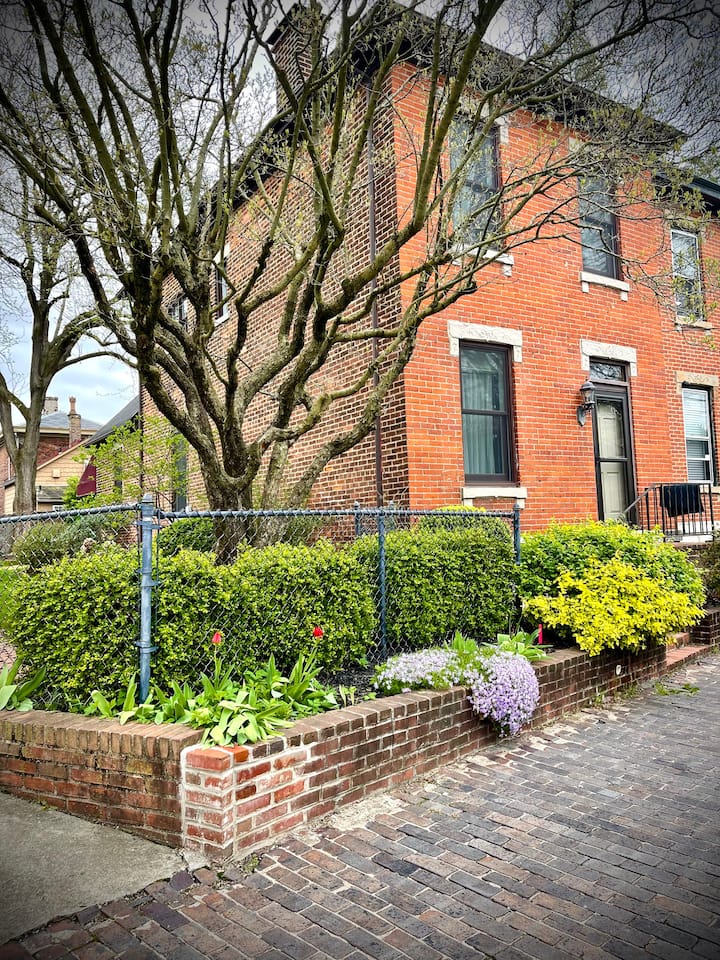 2 Car Garage-village Brick/big Yard/art Lovers! - Columbus, OH