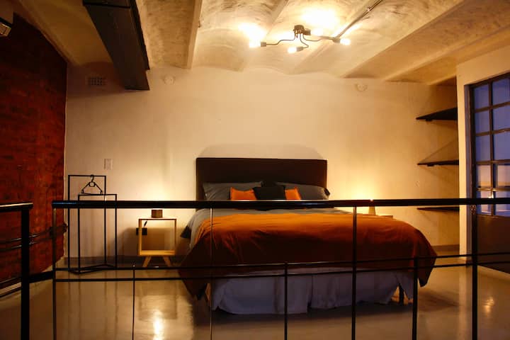 Loft Doble Altura Estilo Industrial En San Telmo - Buenos Aires
