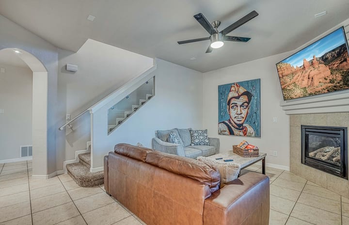 New Westside Artdeco Home Designed With U In Mind - Santa Teresa, NM