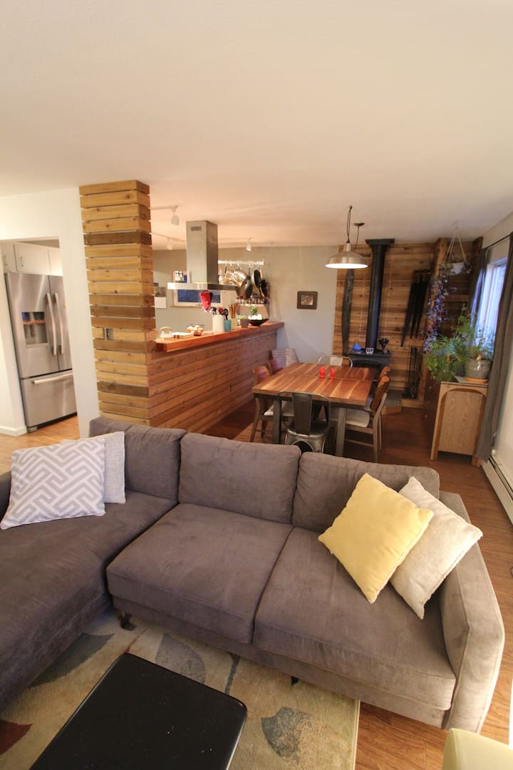 3 Bed Home With Organic Garden, Close To Airport! - 安克雷奇