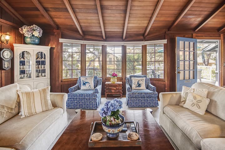 Walk To Concours D'elegance, Steps To Beach! - Monterey, CA